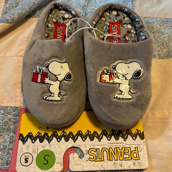 Peanuts | Shoes | Nwt Snoopy Christmas Slippers | Poshmark